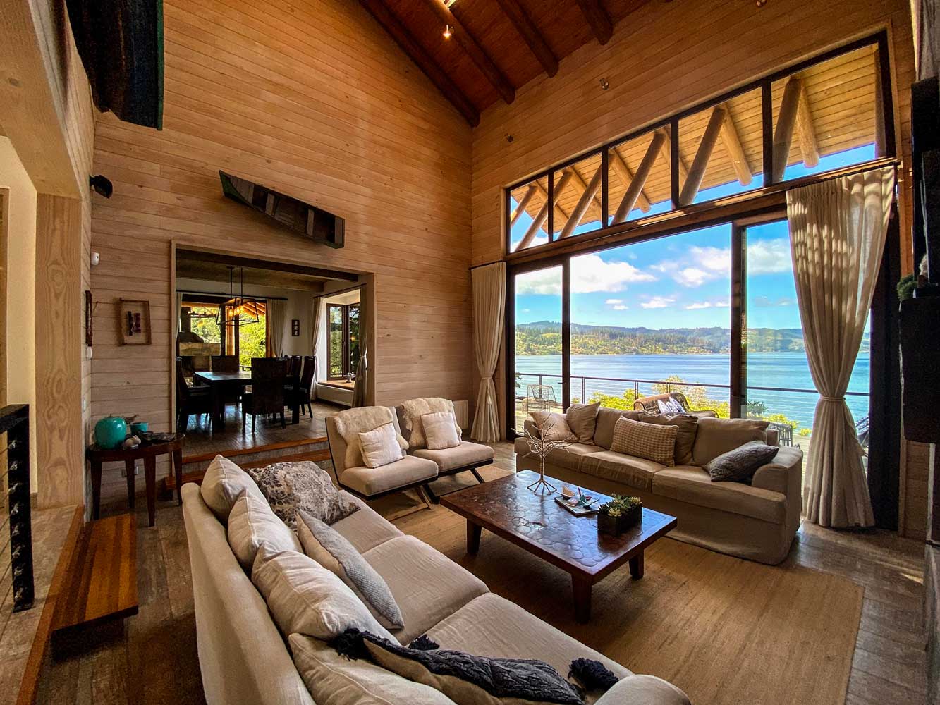 Vichuquén y su Joya Vacacional: "Vida de Lago"